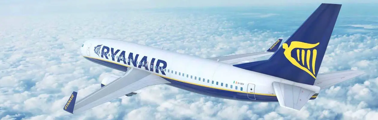 Fly with Ryanair - Avion Tourism