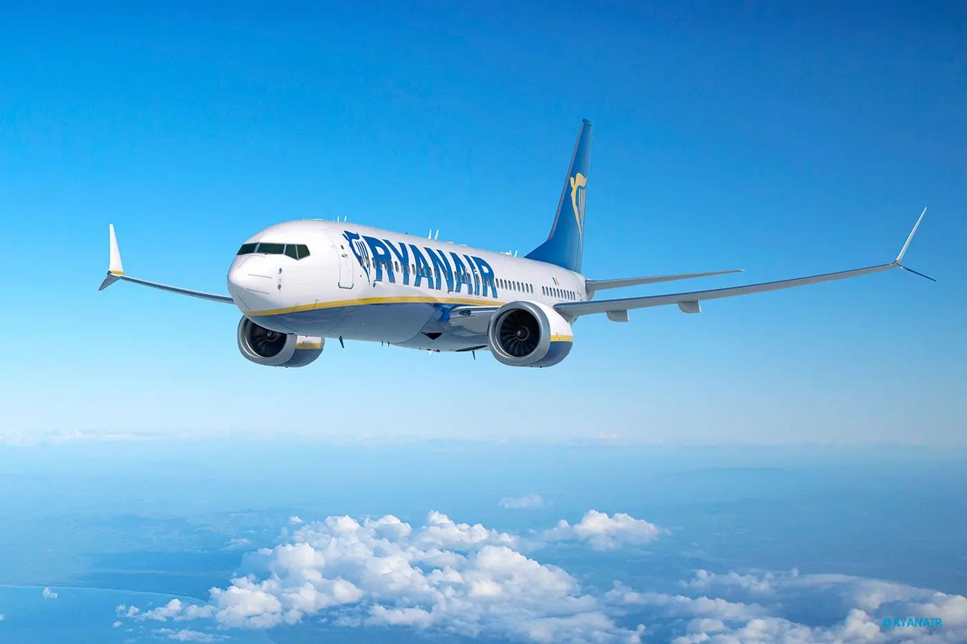 Vola con Ryanair - Avion Tourism